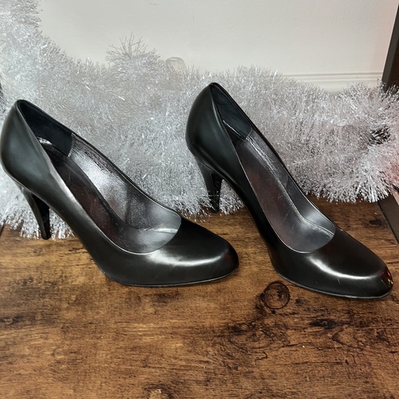 Coach | Shoes | Coach Stela Pewter Silver Heels Pumps Leather 85m ...